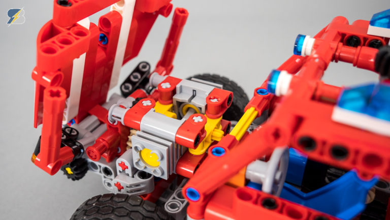 Lego Technic 42075 First Responder Unboxing, Speed build & review ...