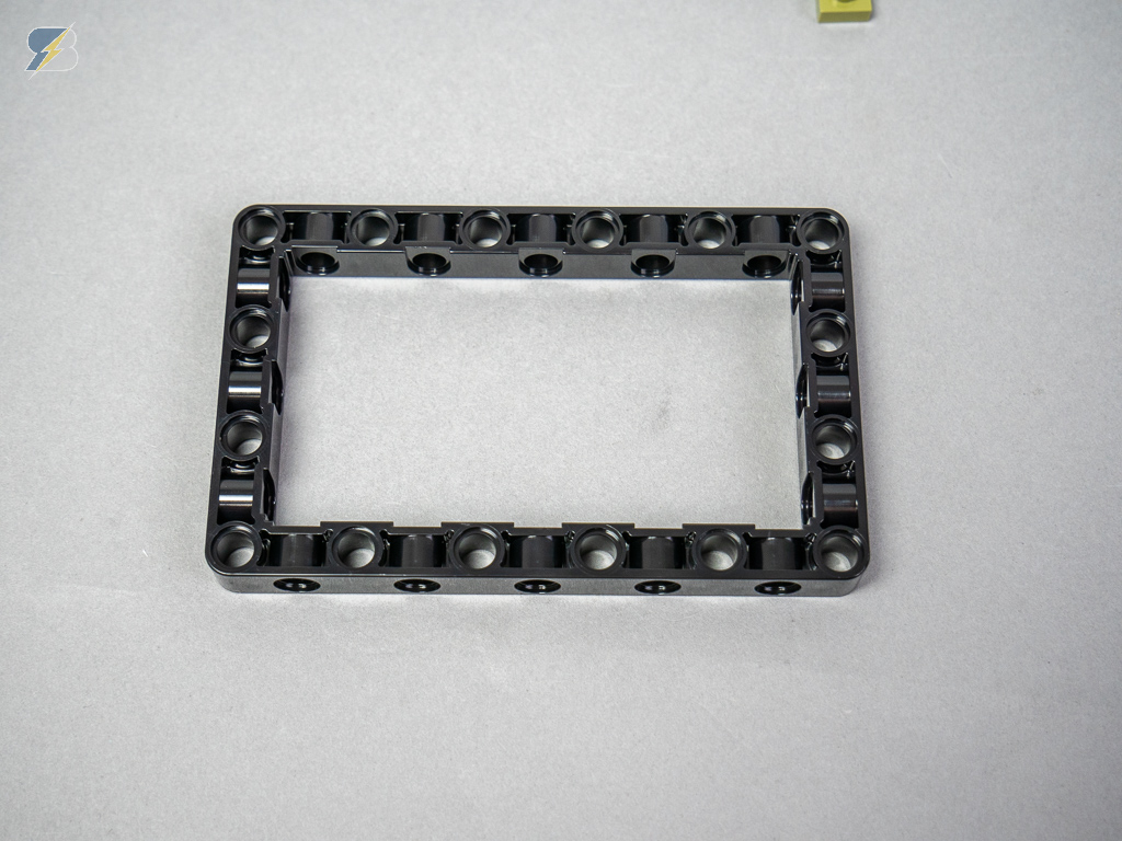 LEGO Technic 42110 Land Rover Defender unboxing, speed build and ...